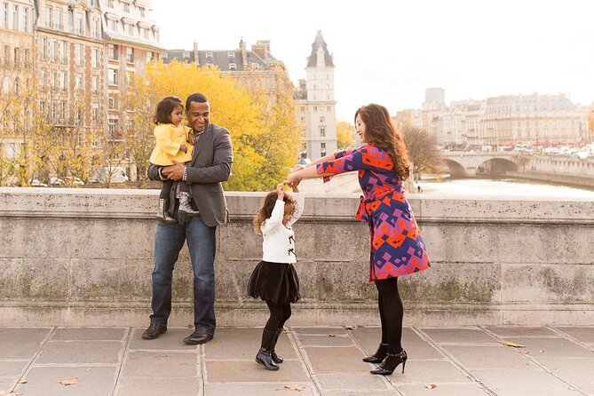 Central Paris Private Photo Session - Authentic Traveler Perspectives