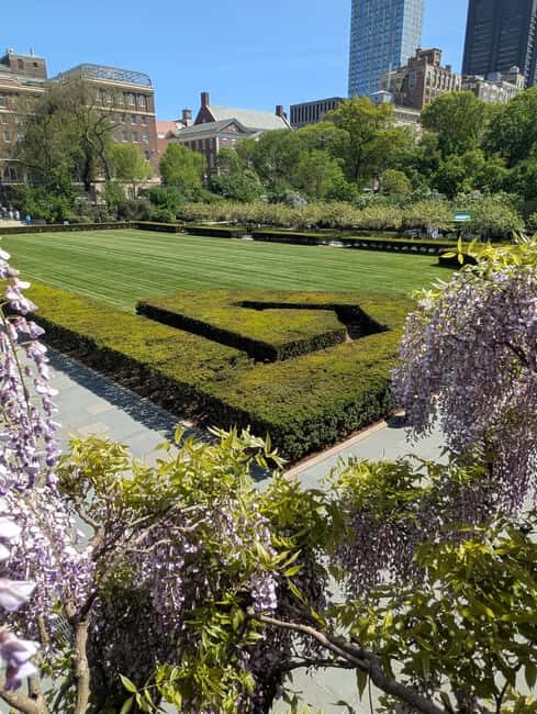 Central Park 5 Star Walking Tour led by Manhattan residents! - Who Should Consider This Tour?