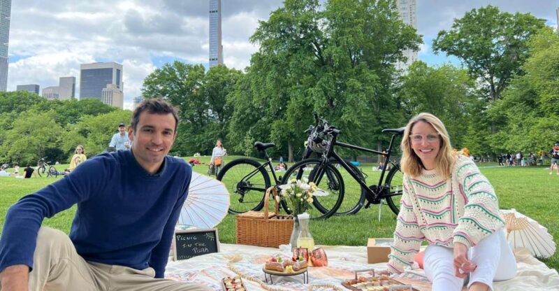 Central Park, NYC: Private Bike Tour and Luxurious Picnic - Key Points