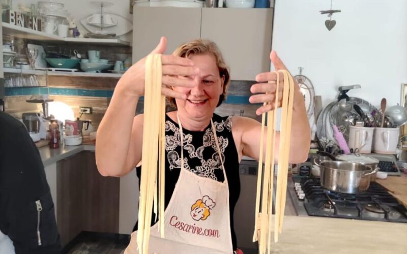 Certaldo: Typical Tuscan cooking class and convivial meal - Key Points