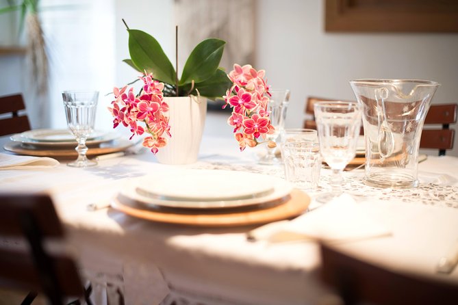 Cesarine: Dining & Cooking Demo at Locals Home in La Spezia - Group Size and Guest Interaction