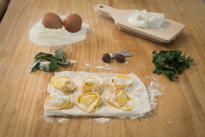 Cesarine: Market Tour & Cooking Class at Locals Home in Bologna - Exploring the Local Market With Your Hosts