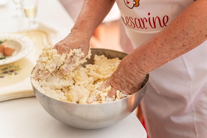 Cesarine: Small Group Pasta and Tiramisu Class in Alberobello - Health and Safety Measures