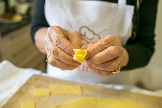 Cesarine: Small Group Pasta and Tiramisu Class in Modena - Flexible Scheduling Options