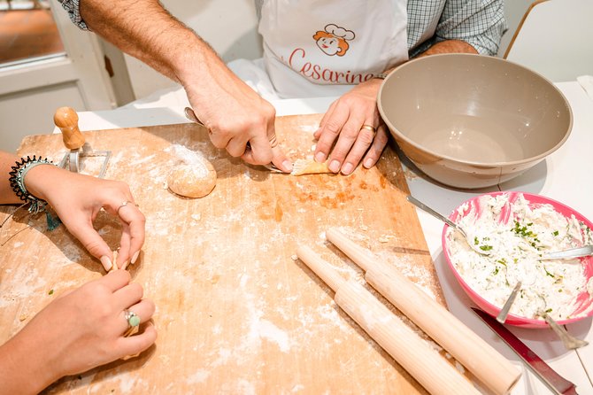 Cesarine: Small group Pasta and Tiramisu class in Padua - FAQ