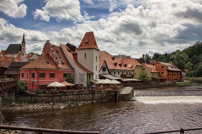 Cesky Krumlov Private Day Trip From Prague With Lunch and Castle Admission - Taking in the Castles History