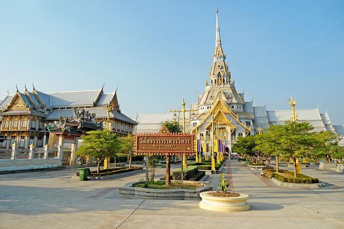 Chachoengsao One Day Trip from Bangkok : Historic Market and Buddhist Temples - Practical Details That Matter