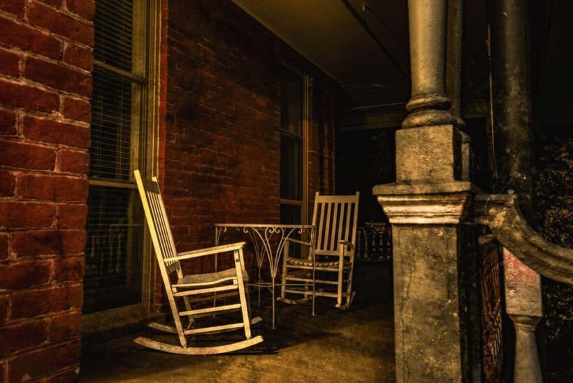 Chains, Coffins, & Curses: Charlottesville Ghost Tours - The Guide and Group Experience