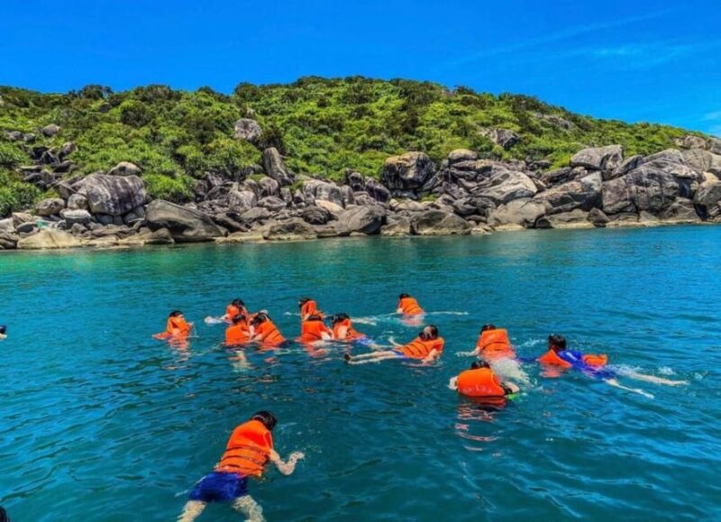 Cham Island: Experience Snorkeling and Lunch In A Day Tour - Lunch and Relaxation on the Beach