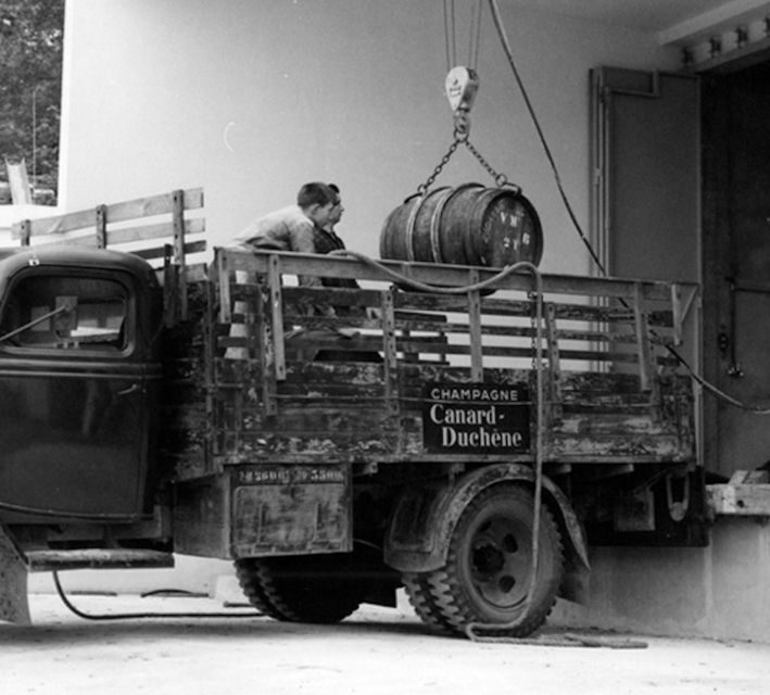 Champagne: Canard-Duchêne Champagne House Tour - An In-Depth Look at the Canard-Duchêne Champagne House Tour