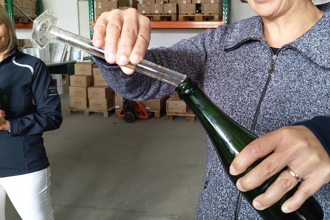 Champagne Lamiable: Make Your Own Champage Bottle ! - The Role of Private Transportation