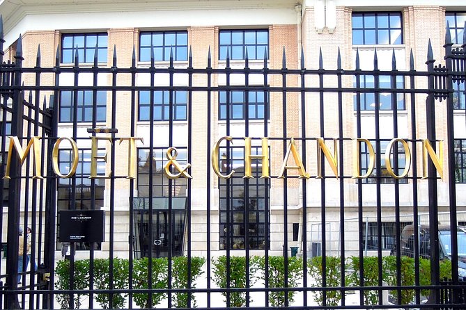 Champagne & Loire Valley Small Group Double Wine Day Tours - Discovering the Charm of Champagne & Loire Valley: A Practical Review of the Double Wine Day Tours