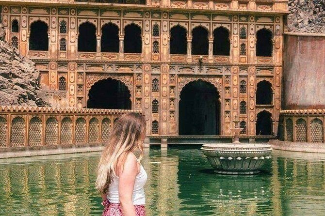 Chand Baori Step Well Private Day Tour with Lunch - Comfort and Convenience