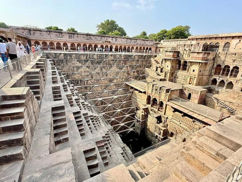 Chand Baori Stepwell tour with english speaking guide - Key Points