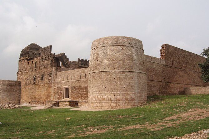 Chanderi  History with a silken touch (Day Excursion from Jhansi) - Key Points