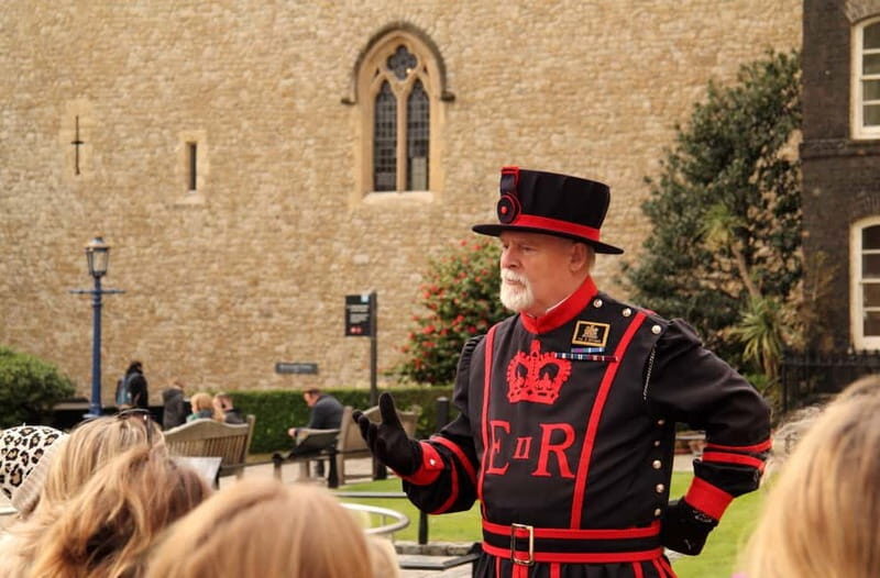 Changing of Guard & Tower of London Beefeater Meet & Greet - An In-Depth Look at the Tour Experience