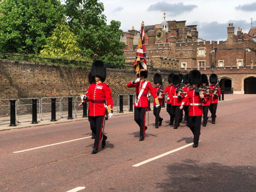 Changing of the Guard and Buckingham Palace Entry Ticket - Practical Considerations