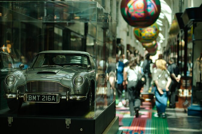 Changing of the Guard & Royal Food Tour with 10+ Tastings - Key Points