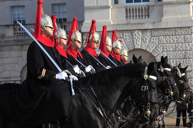 Changing of the Guard & Royal London Small-Group Walking Tour - Tour Logistics and Accessibility