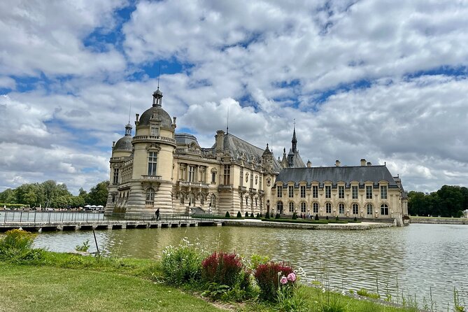 Chantilly Tour: Great Stables and Renaissance Meal From Paris - Key Points