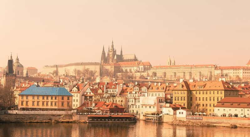 Charles Bridge and Prague Castle Walking Tour - Charles Bridge and Prague Castle Walking Tour: An In-Depth Look