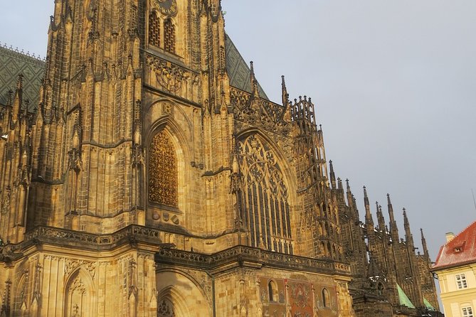 Charles Bridge and Prague Castle Walking Tour - Meeting and Pickup Details