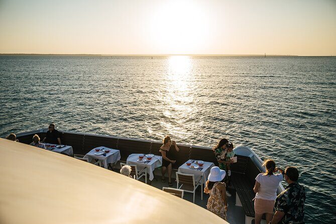 Charles Darwin Dinner Cruise - Introduction