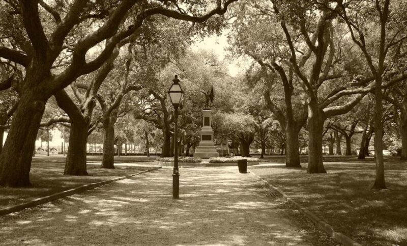 Charleston: City of the Dead Walking Ghost Tour - An intriguing look into Charleston’s haunted past