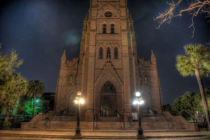 Charleston: Death and Depravity Ghost Walking Tour - A Closer Look at the Experience