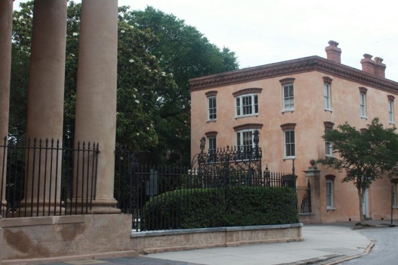 Charleston: Historic City Highlights Guided Bus Tour - Key Points