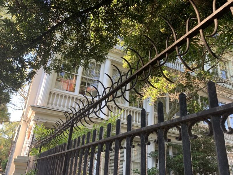 Charleston: Historical Walking Tour with Storytelling - Key Points