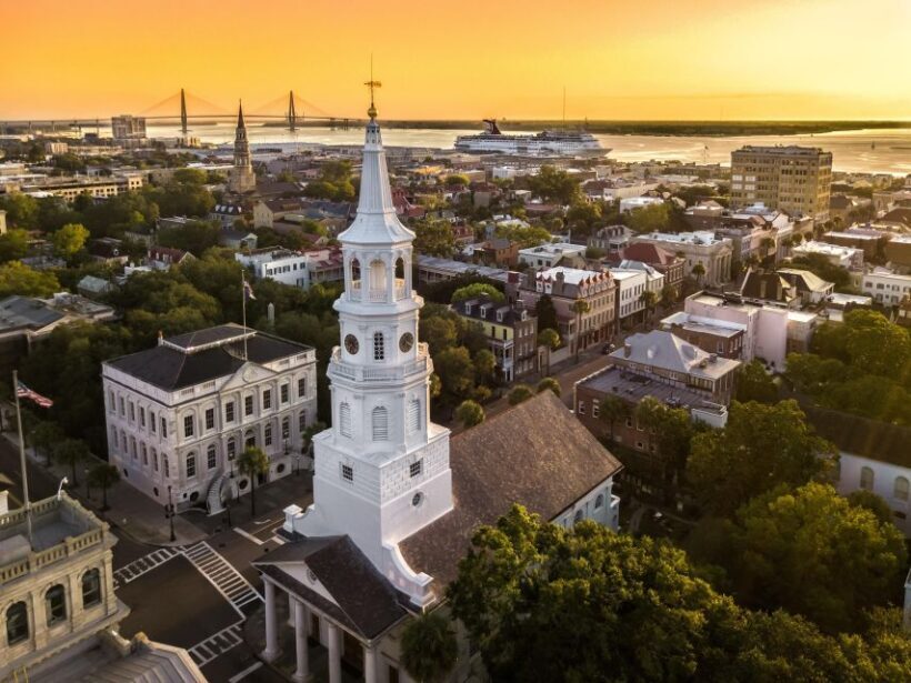 Charleston Self-Guided Ghost Tour in 12 Languages - An Introduction to Charleston’s Haunted Charm
