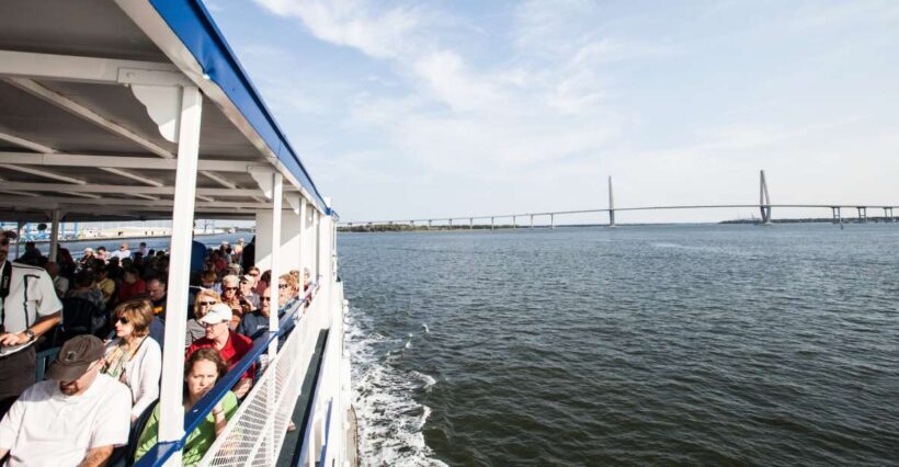 Charleston: Sightseeing Harbor Tour & Dolphin Watch - Experiencing Charleston from the Water