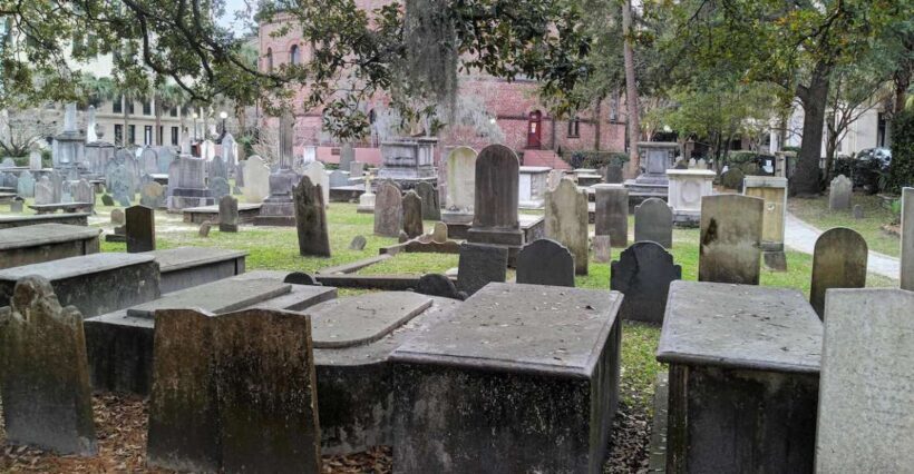 Charleston: Small-Group Ghost Walking Tour at Night - Walking the Streets of Charleston’s Haunted Past