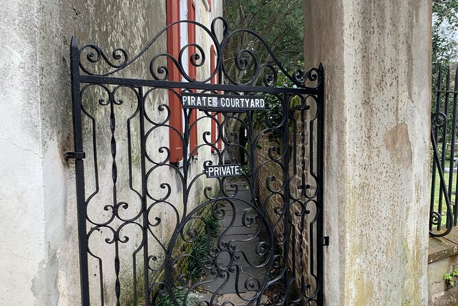 Charleston's Haunted Ghost Tour - Solo Smart Phone Guided Tour - The Sum Up
