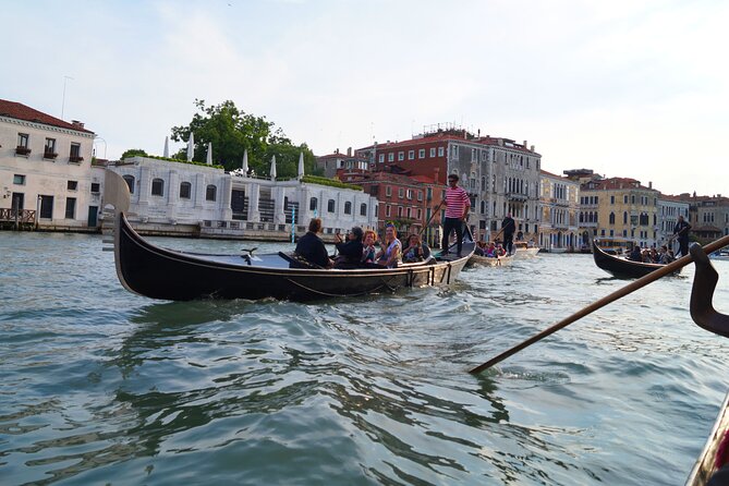 Charming Gondola Ride on the Grand Canal & Gondola Gallery - Booking Considerations and Additional Information
