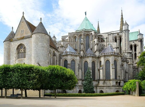 Chartres Cathedral 5 Hours Tour From Paris With Private Transport - Key Points