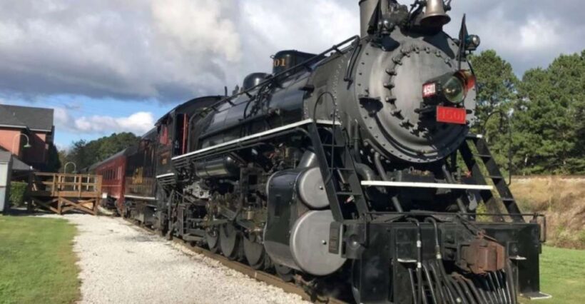 Chattanooga: Derailed Trolley Tour and Train Ride - The Sum Up