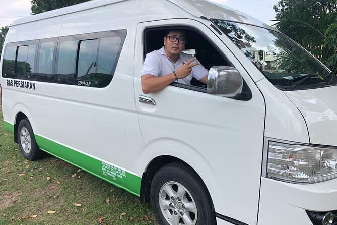 ~Chauffeur: Johor Bahru to Singapore Van Transfer - Key Points