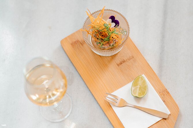 Cheers to 6 Dairing Wines tasting and food pairing in Athens - Cancellation and Accessibility