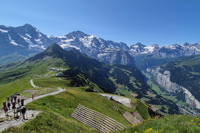 Cheese and Chocolate on Mountain Summit - Navigating to Männlichen and Kleine Scheidegg