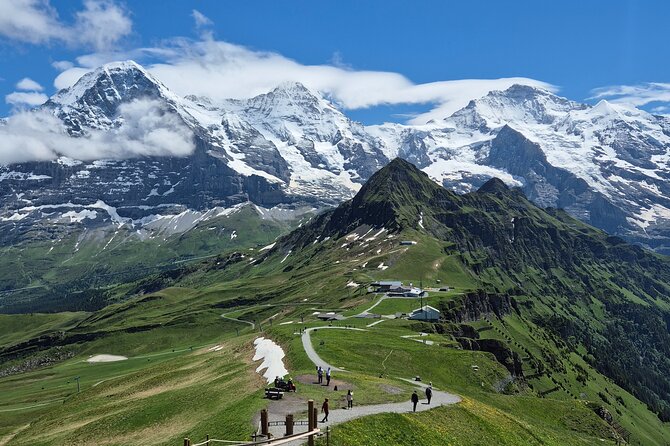 Cheese and Chocolate on Mountain Summit - The Role of Tour Guides in Enhancing Your Experience