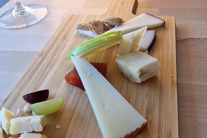 Cheese Tasting With Wine Pairing in the Center of Madrid - Key Points