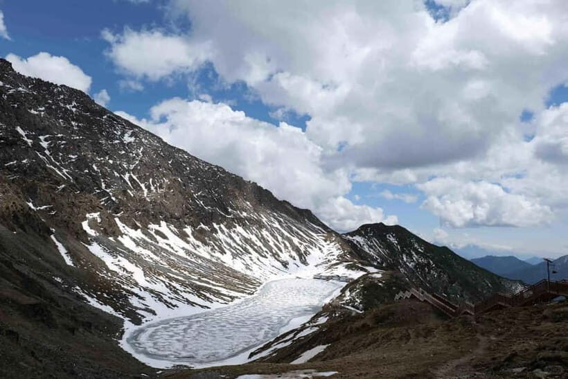 Chengdu: Algou Valley Hiking Tour with Roundtrip Transfer - Key Points