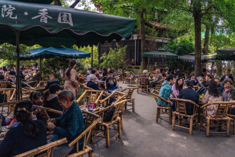 Chengdu: Illuminated Night Tour with Sichuan Opera or Hotpot - Key Points