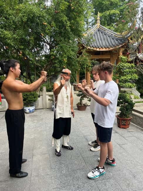 Chengdu: Kung Fu Panda Tour, Tai Chi,Martial Arts&Panda base - The Cultural Pause at Zhongshu Bookstore