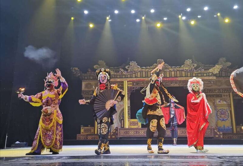 Chengdu Night: VIP Seat Opera Show or Back Alley Food Tour - Final Thoughts: Who Should Join?