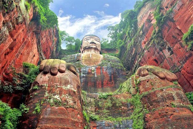 Chengdu Panda Leshan Buddha and Mount Emeishan 2 Days Tour - An In-Depth Look at the Tour Experience