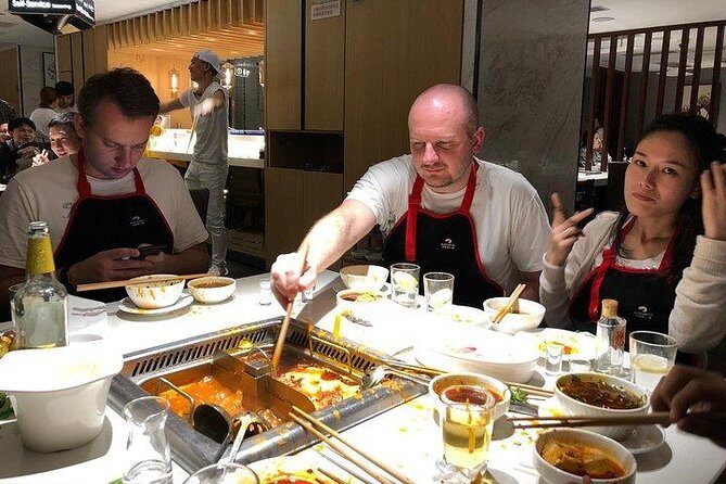 Chengdu Panda Tour and Taste Spicy Hotpot - Key Points