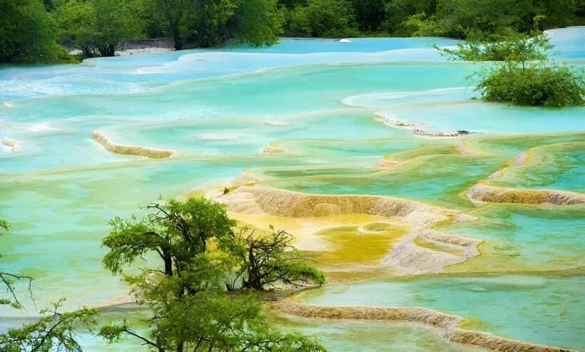 Chengdu: private 2-Day Huanglong Jiuzhaigou tour by train - Practical Tips for Travelers